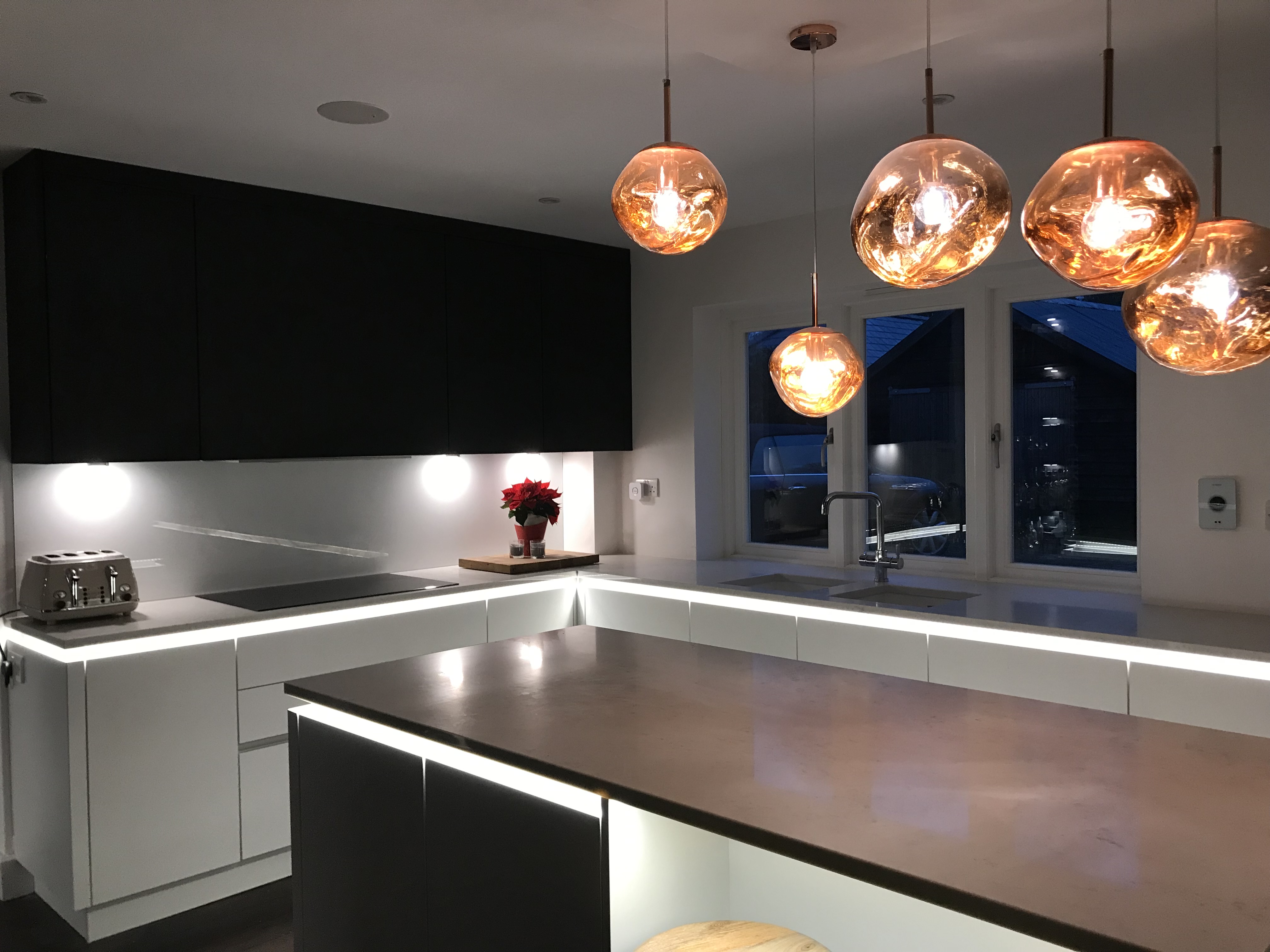 Handleless German Kitchen | Interiors 12