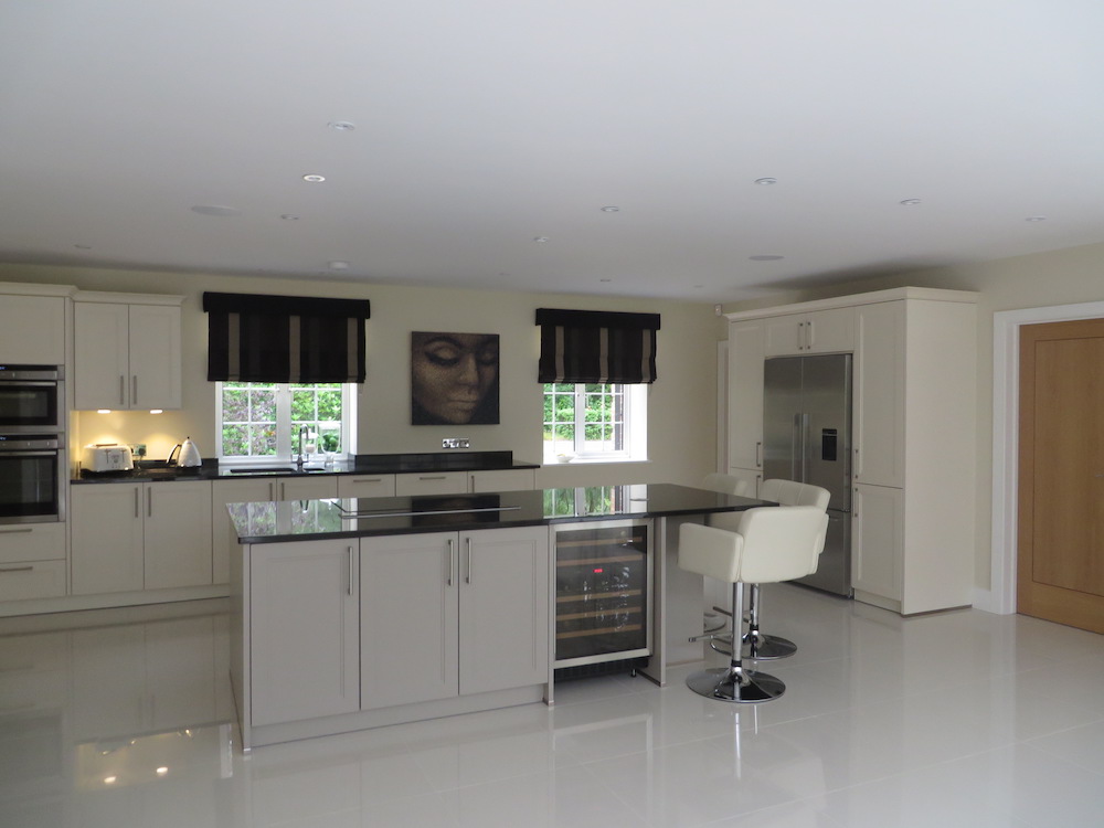 Ivory kitchen with star galaxy granite | Interiors 12